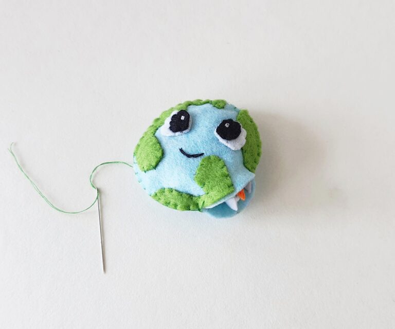 DIY felt Earth Day Ornament Craft - Big Family Blessings