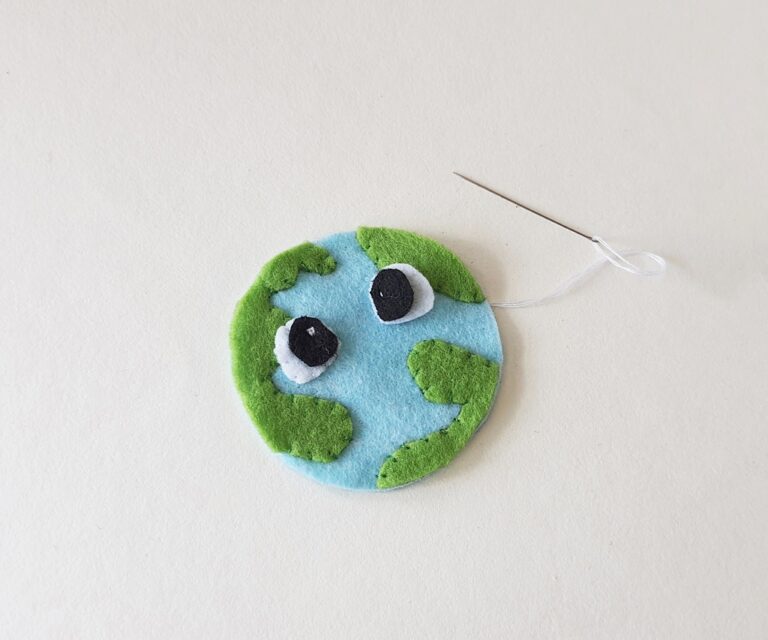 DIY felt Earth Day Ornament Craft - Big Family Blessings