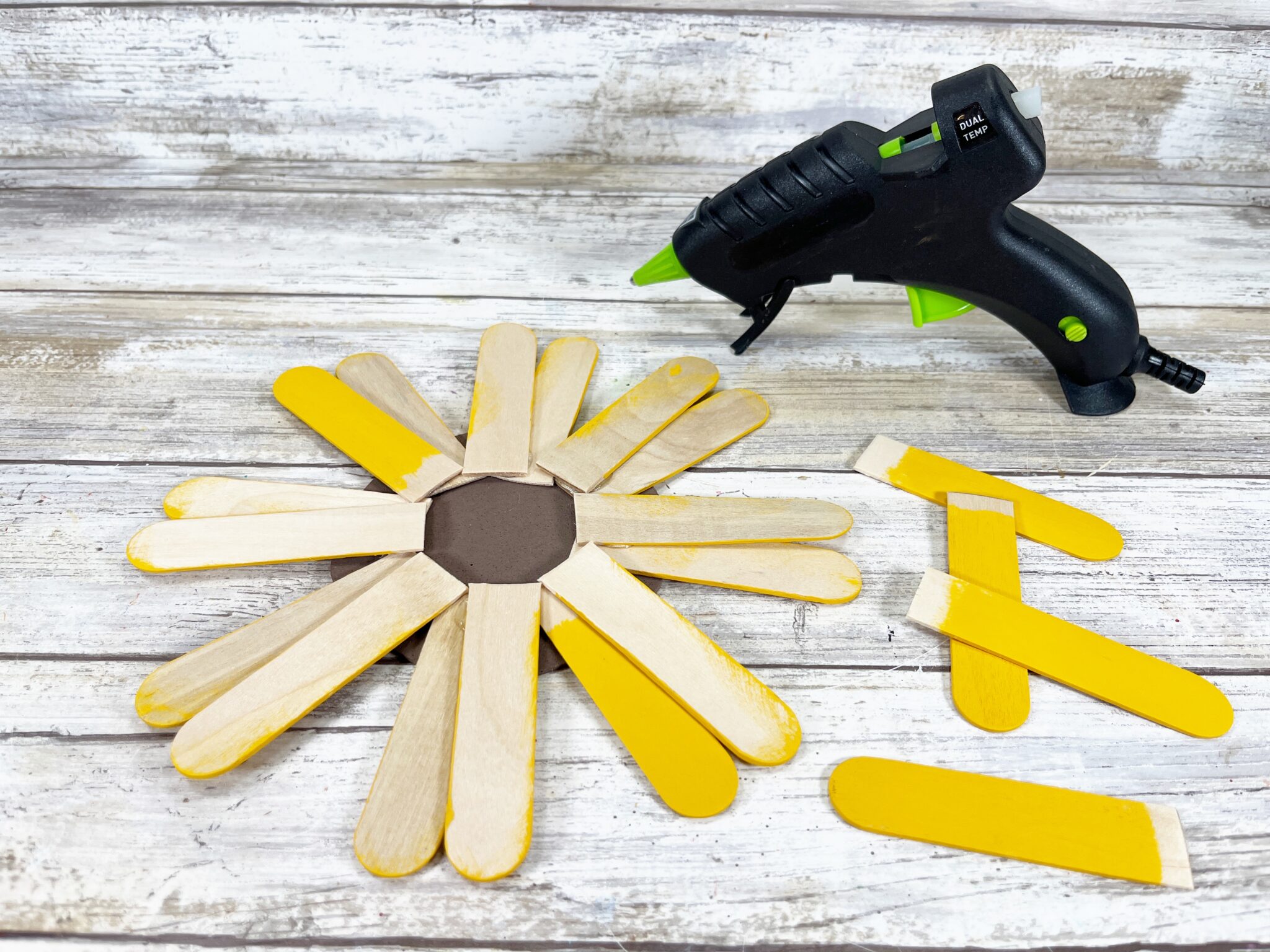 Cutest Ever Sunflower Craft - Big Family Blessings