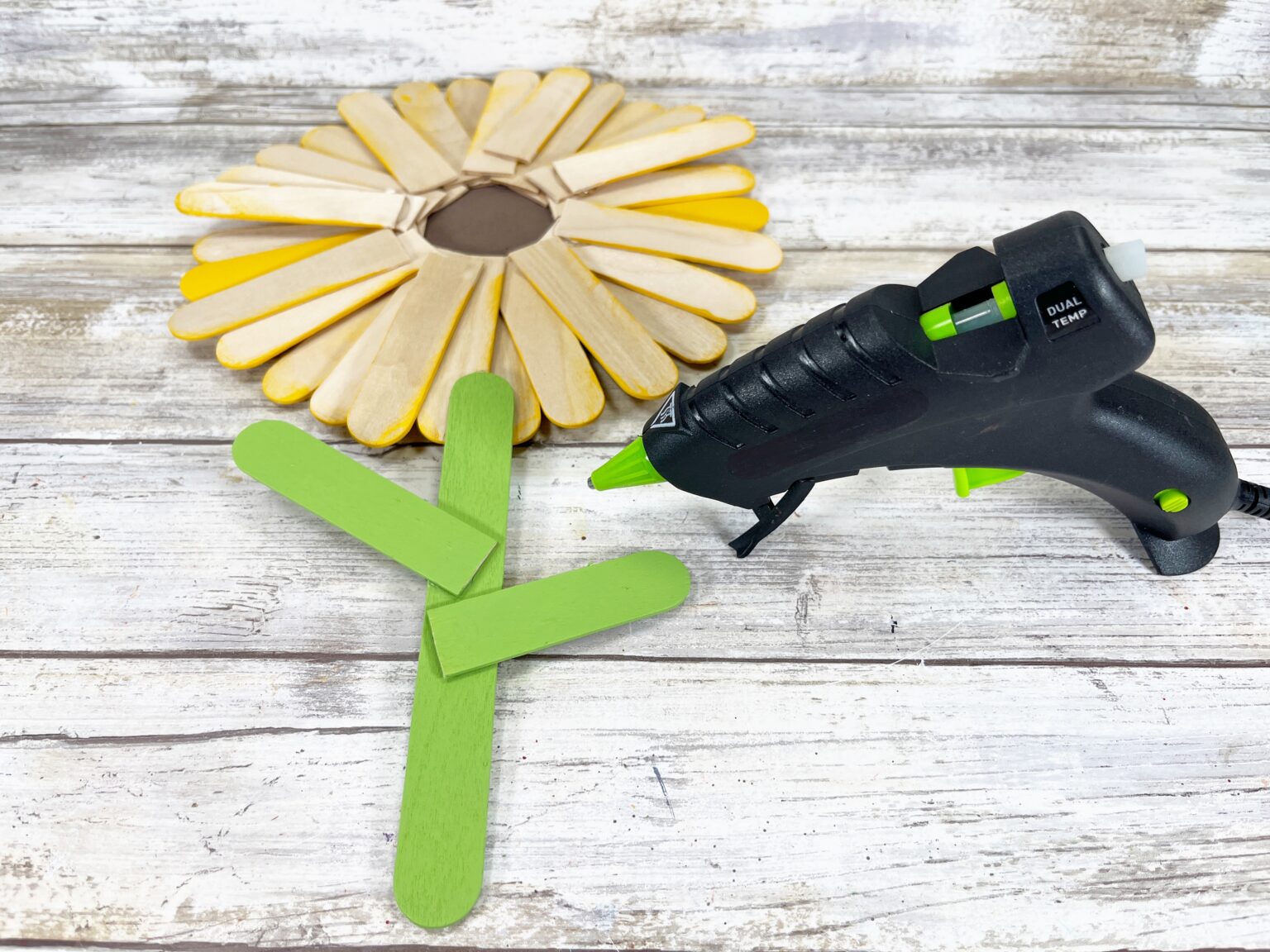 Cutest Ever Sunflower Craft - Big Family Blessings