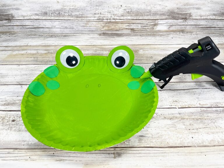 Paper Plate Frog Craft - Big Family Blessings